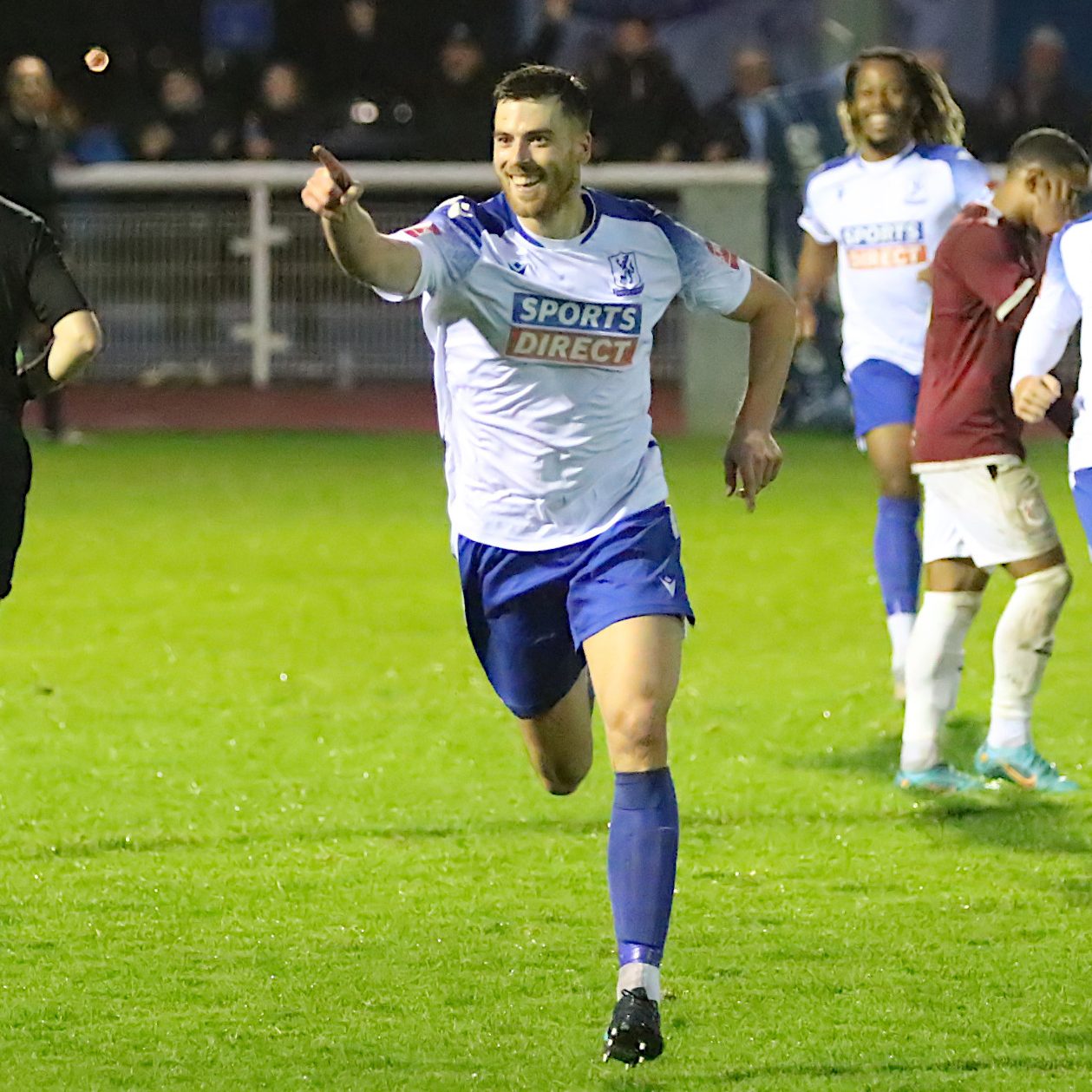 Lewis Knight – Enfield Town FC