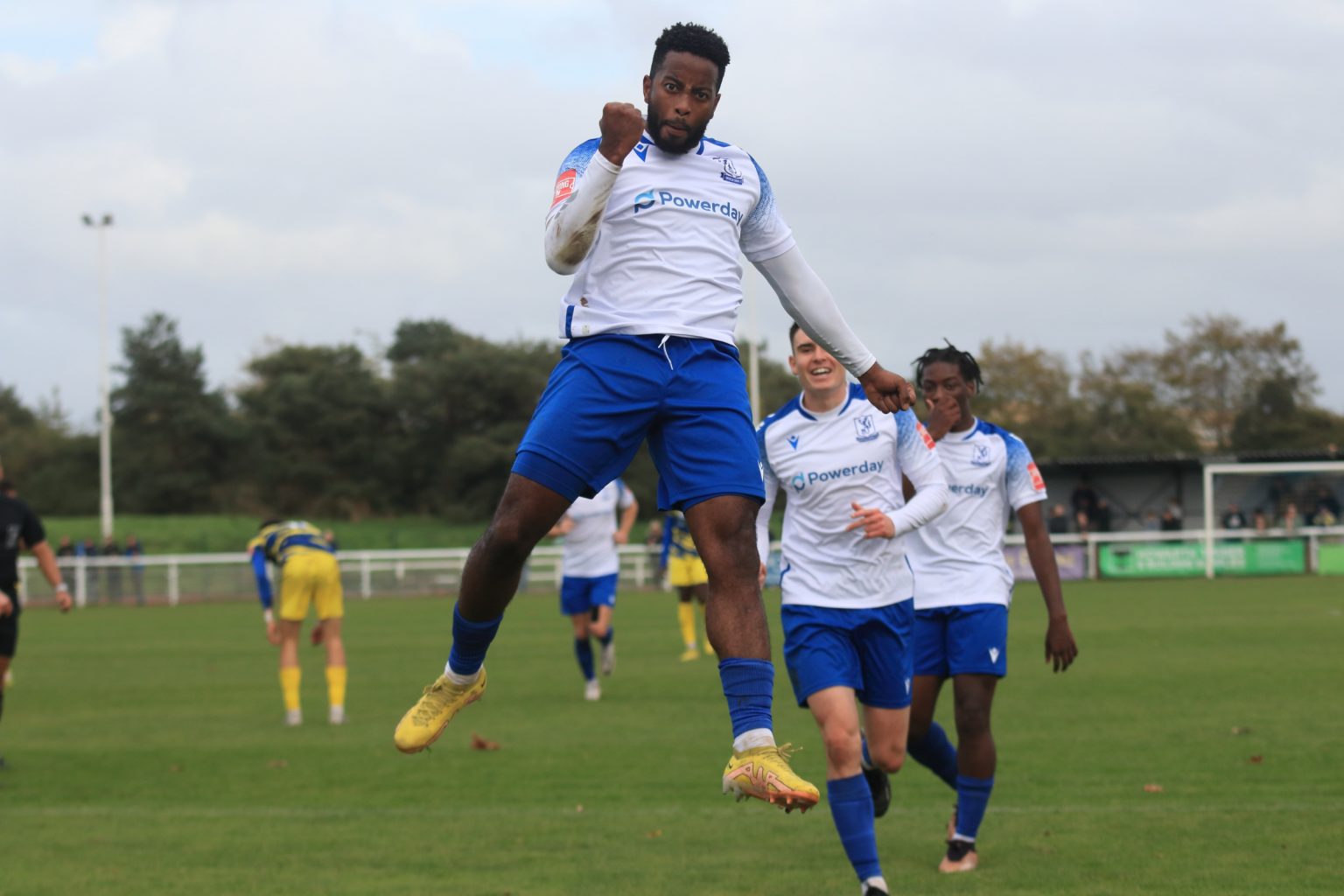 Town Hit Six On Home Return – Enfield Town FC