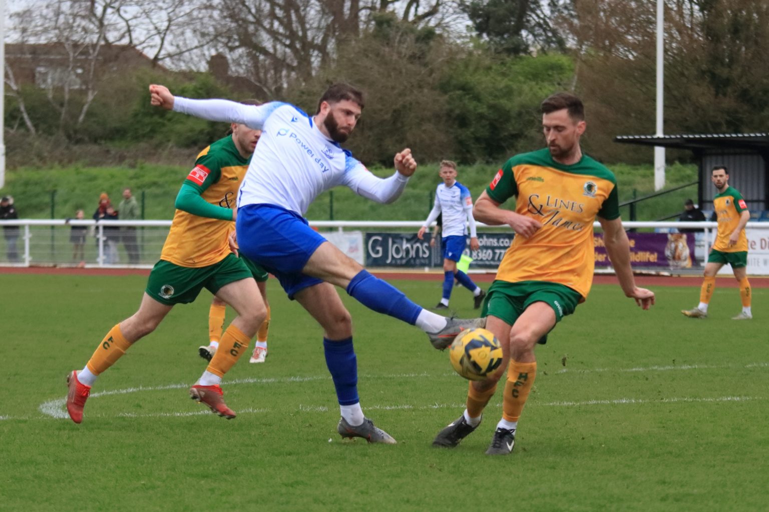 Town Clip Hornets’ Wings – Enfield Town FC
