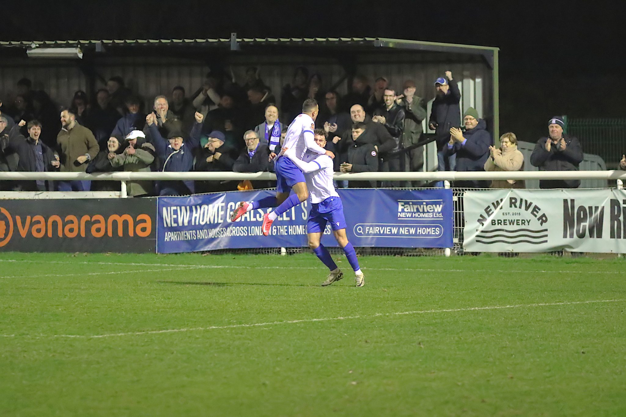 Peake Punishes Beavers in Huge Win – Enfield Town FC
